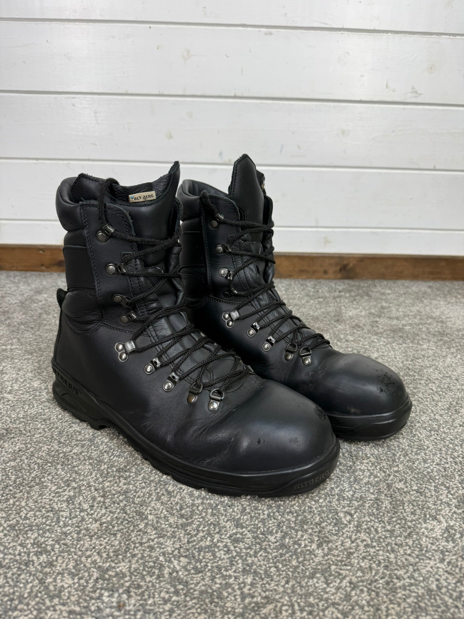 Altberg Peacekeeper P3 VS Black Leather Waterproof Combat Boots Size U ...